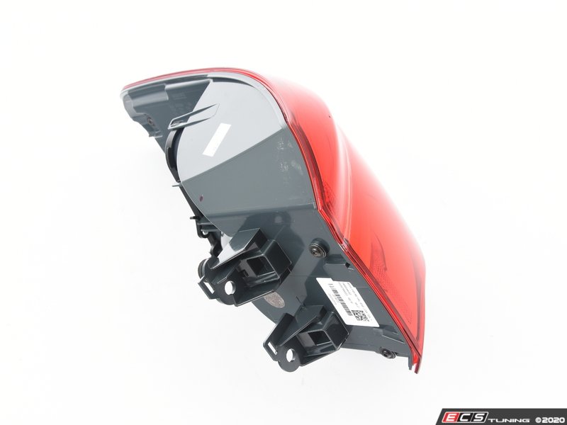 Genuine BMW - 63217488544 - F48 X1 Taillight for Fender (63-21-7-488-544)