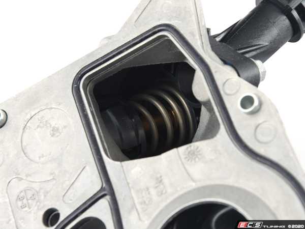 Genuine BMW - 11517643930 - COOLANT PUMP WITH TH (11-51-7-643-930)