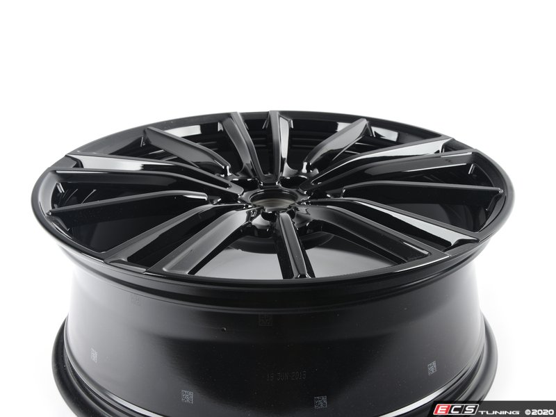 Genuine BMW - 36116887445 - Bmw I Light Alloy Wheel Multi-Spoke 516 ...