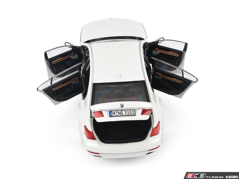 Genuine BMW - 80432360451 - BMW MINIATUR F02 750LI LCI (80-43-2-360-451)