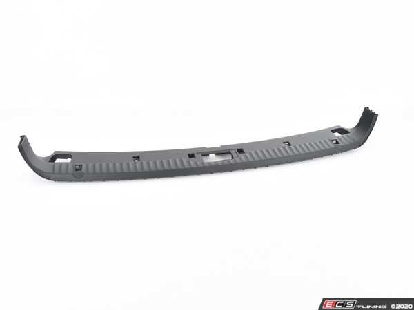 Genuine BMW - 51477149561 - E61 Loading Sill Cover - Black (51-47-7-149 ...