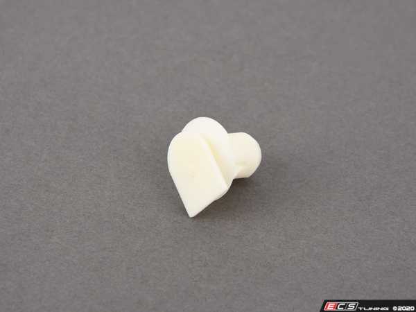 Genuine Mercedes Benz - 0109887778 - CLIP