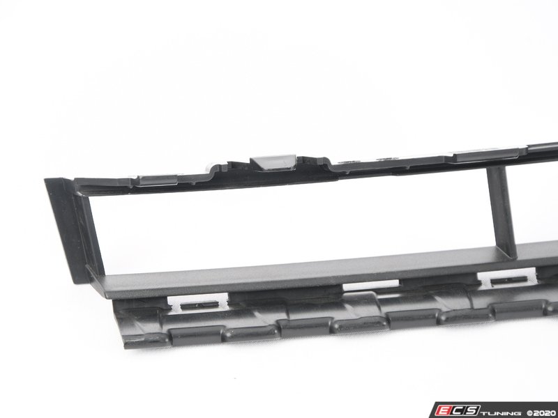 Genuine Volkswagen Audi - 8V3807647C9B9 - GRILLE (8V3 807 647 C 9B9)