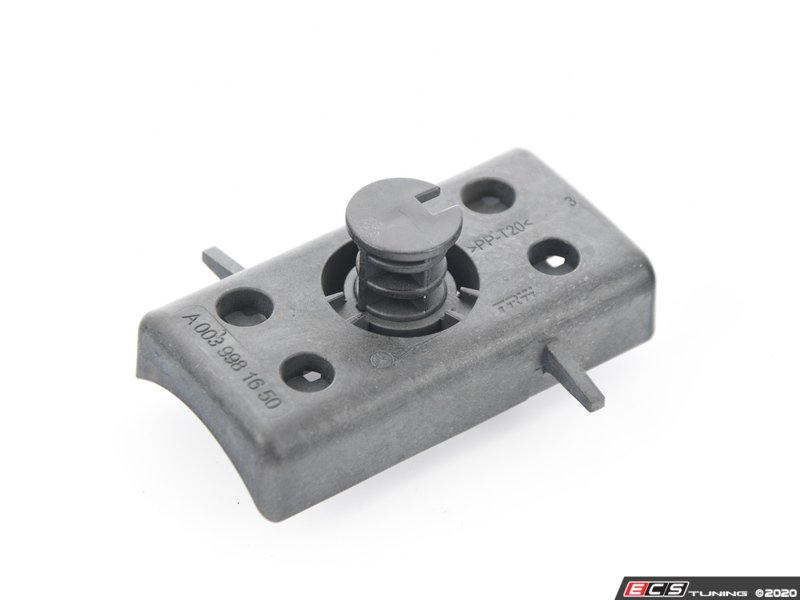 Genuine Mercedes Benz - 0039981650 - PLUG