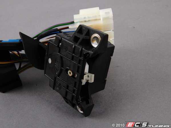 Genuine BMW - 61311375190 - Steering column switch (61-31-1-375-190)