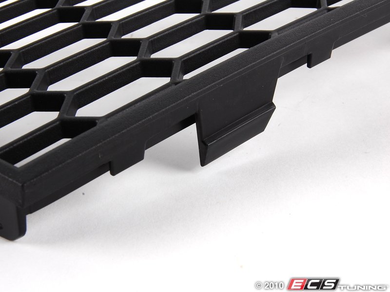 Genuine BMW - 51117898167 - Center Grille (51-11-7-898-167)