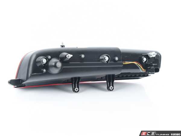 Genuine Volkswagen Audi - 420945095L - TAILLIGHT (420 945 095 L)