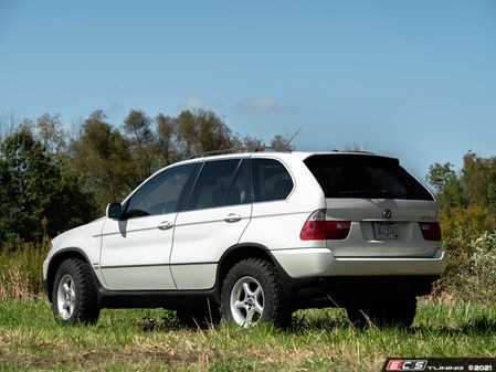 ECS - 008226LA09 - ECS Overland 1.5" Suspension Lift Kit - E53 X5