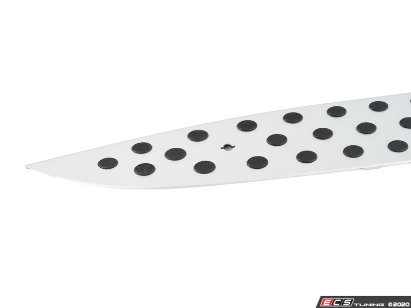 Genuine Mercedes Benz - 1646902975 - STEP INSERT