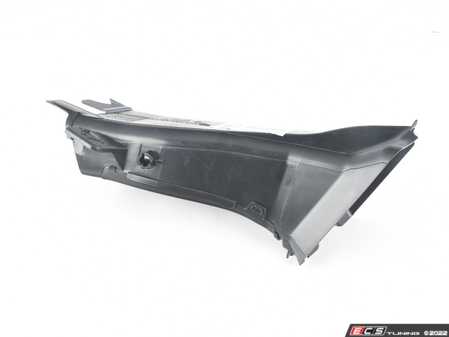 Genuine BMW - 51747211516 - Brake Cooling Duct - Right (51-74-7-211-516)