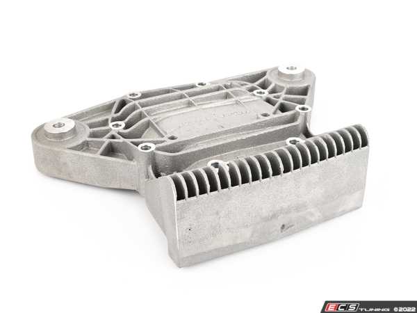 Genuine BMW - 33112228863 - Differential Cover (33-11-2-228-863)