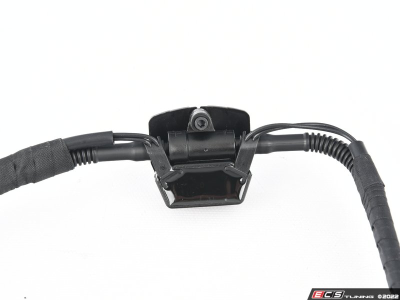 Genuine BMW - 61667249646 - NOZZLE ARRAY WINDOW WASHING (61-66-7-249-646)