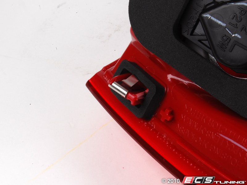 Genuine European Volkswagen Audi - 5c6945095a - Outer Taillight - Left ...