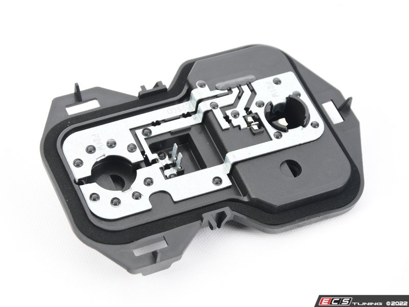 Genuine BMW - 63217390231 - F26 Outer Taillight Bulb Socket - Priced ...