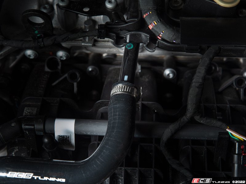ECS - 043365LA01 - 1.8T/2.0T EA888 Gen3 & Evo4 Silicone Coolant Return Hose