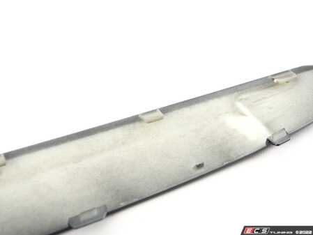 Genuine BMW - 51768063028 - Air duct, front side panel, right (51-76-8 ...