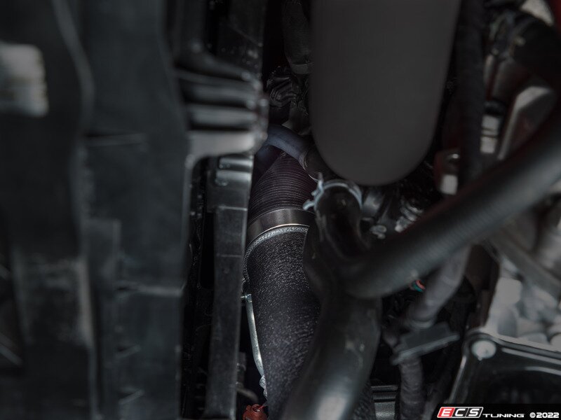 ECS - 036632la01-01KT - MK8 GTI Throttle Body Charge Pipe Kit - Wrinkle ...