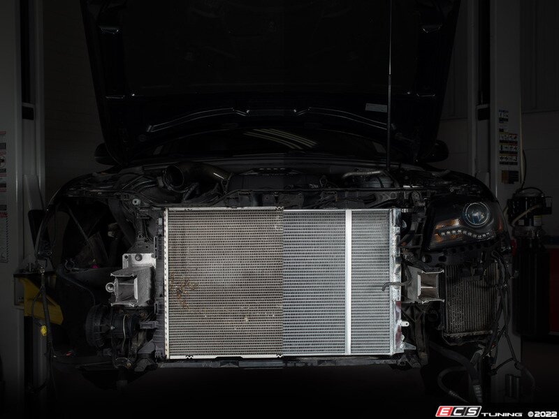 ECS - 012620LA02 - Performance Radiator - Manual Transmission (S)