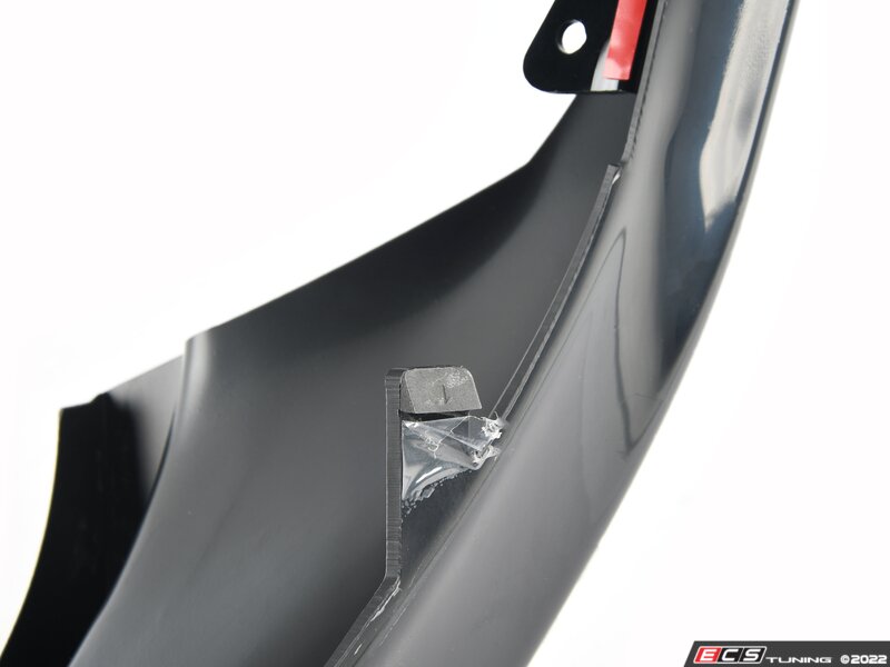 ECS - 033231la01KT - MK8 Golf R Rear Diffuser - Gloss Black