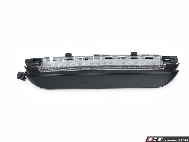 Genuine BMW - 63257336946 - THIRD STOPLAMP (63-25-7-336-946)