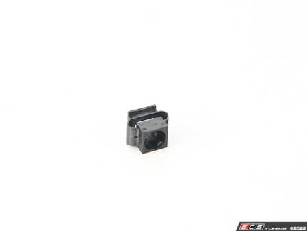 Genuine BMW - 07149321590 - CLIP FOR FOOTWELL TR (07-14-9-321-590)