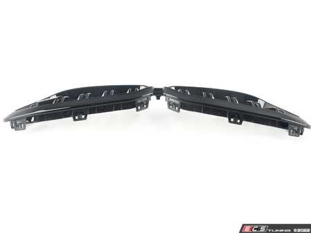 Genuine BMW - 51135A386B3 - GRILLE, FRONT, PAINTED (51-13-5-A38-6B3)