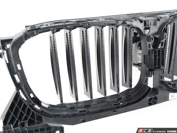 Genuine BMW - 51137497228 - Air Flaps - Upper - Luxury (51-13-7-497-228)