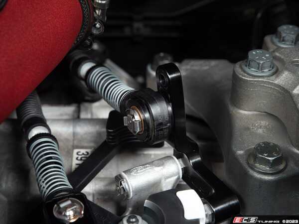 ECS - 047716LA05KT - MK8 GTI / Golf R Adjustable 6-Speed Short Shifter Kit