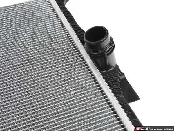 Genuine BMW - 17118652497 - Radiator (17-11-8-652-497)