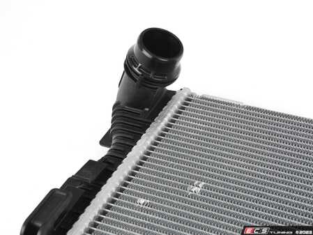 Genuine BMW - 17118652497 - Radiator (17-11-8-652-497)