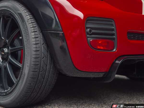 ECS - 51747330558GB - JCW GP2 Rear Center Diffuser Retrofit Kit - Gloss ...