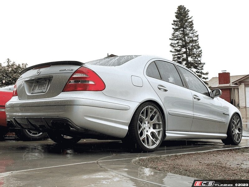 Suvneer - W211CFDIF - W211 3 Fin Carbon Fiber Rear Bumper Diffuser