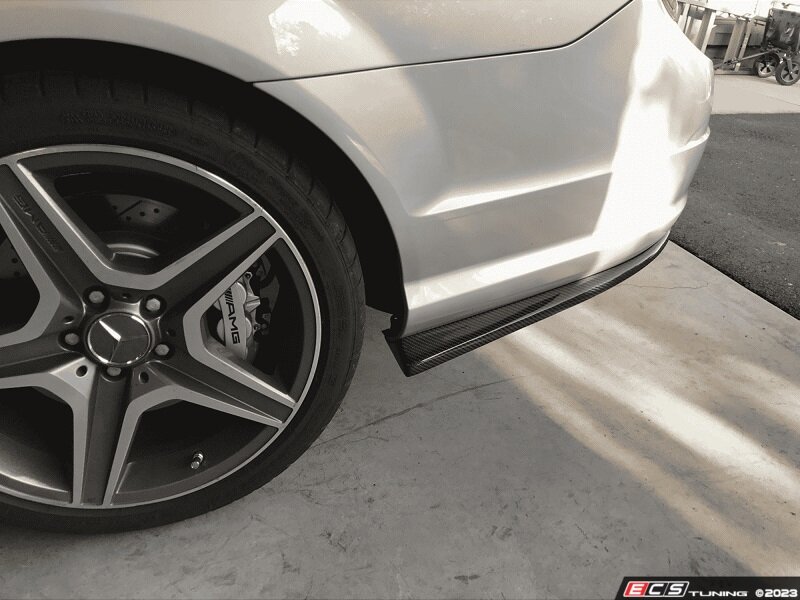 Suvneer - W204RRSPL2 - W204 Rear Bumper Carbon Fiber Splitters