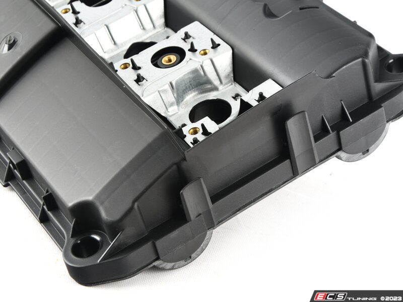 URO - 11121703341 - Valve Cover - M52/S52