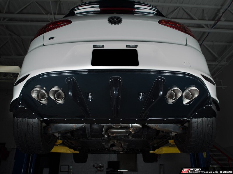 ECS - 039582LA01-01KT - MK7 Golf R Functional Aerodynamic Rear Diffuser Kit
