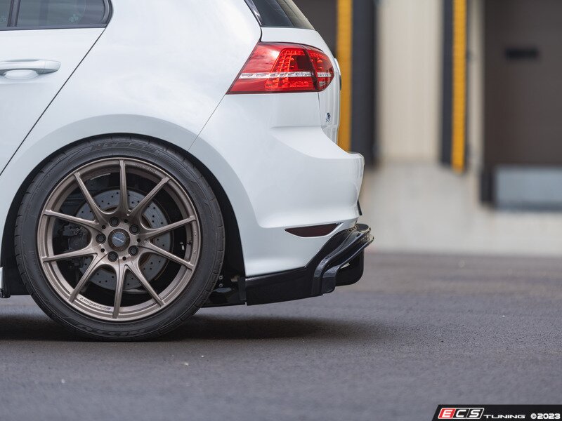 ECS - 039582LA01-01KT - MK7 Golf R Functional Aerodynamic Rear Diffuser Kit