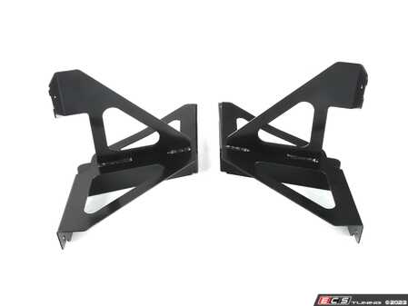ECS - 51747330558GB - JCW GP2 Rear Center Diffuser Retrofit Kit - Gloss ...