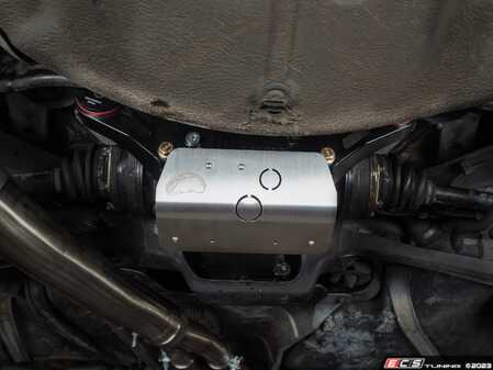 Turner Motorsport - 049424LA - E36 Reinforced Billet Differential Cover ...