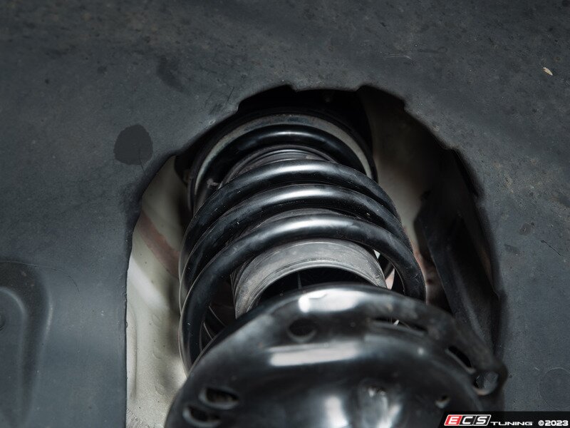 ECS - 051112LA01 - MK7 / MK7.5 Jetta GLI Lowering Spring Set