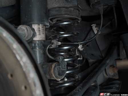 ECS - 051070LA01 - F30/F32 RWD Lowering Springs
