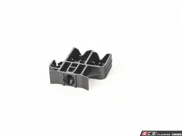 Genuine BMW - 16137385411 - CLIP (16-13-7-385-411)