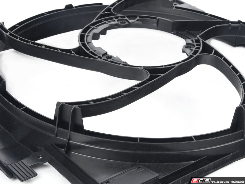 Genuine BMW - 17427953261 - Fan Shroud - 850W (17-42-7-953-261)