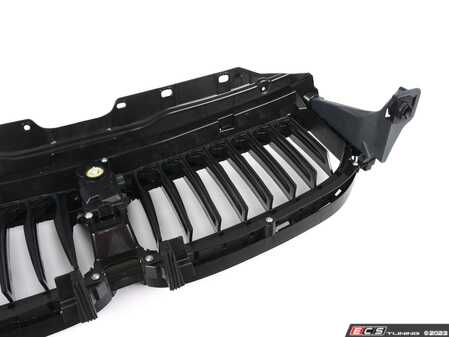 Genuine BMW - 51137497281 - Air Flaps - Upper (51-13-7-497-281)