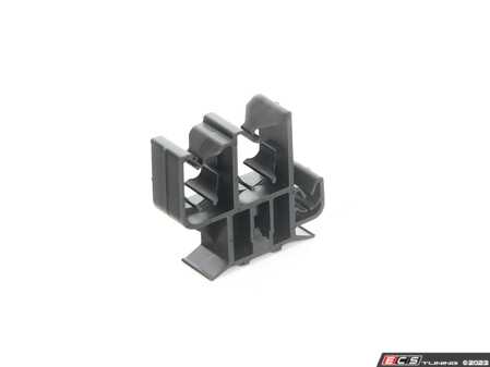 Genuine BMW - 16137385411 - CLIP (16-13-7-385-411)