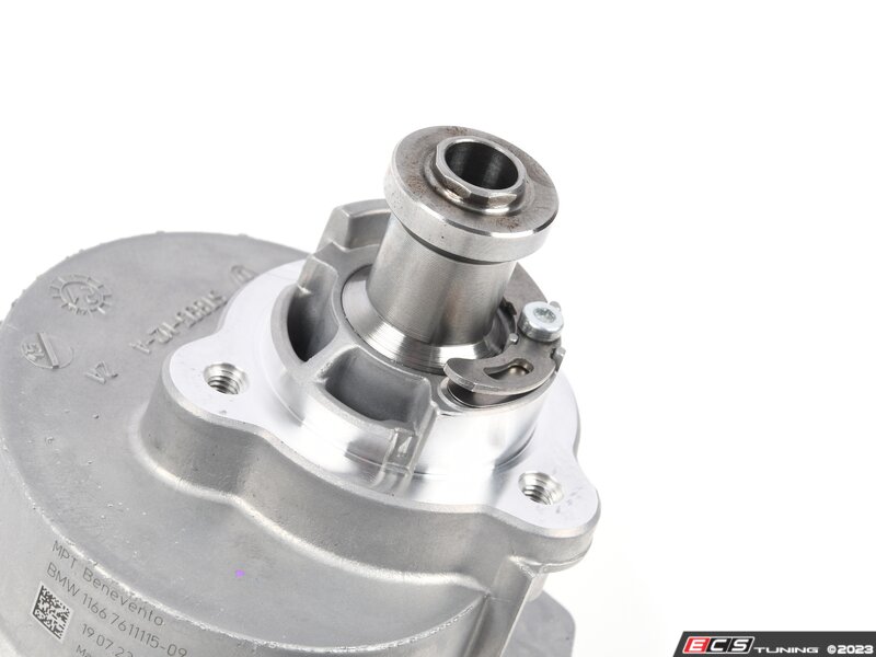 Genuine BMW - 11667611115 - VACUUM PUMP (11-66-7-611-115)