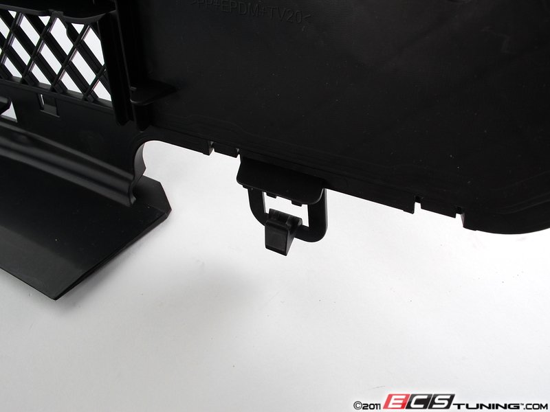 Genuine BMW - 51117158831 - lower front bumper grille (51-11-7-158-831)