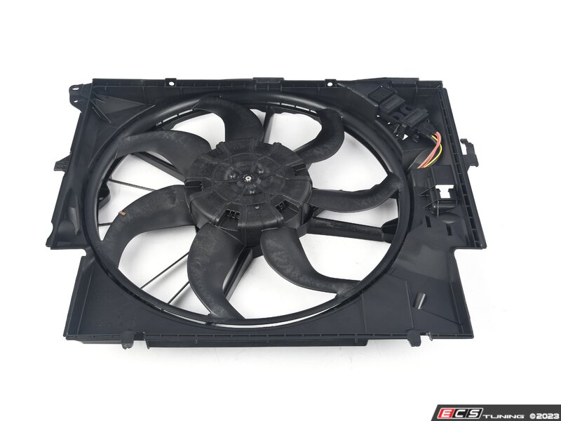 Genuine BMW - 17425A3F109 - Electric Fan With Shroud - 600W (17-42-5 ...