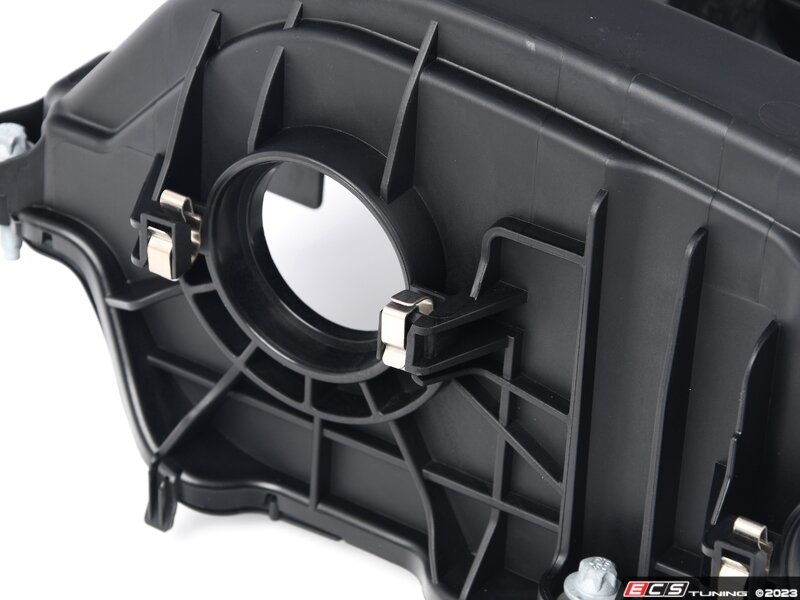 URO - 11127645173 - B58 Valve Cover