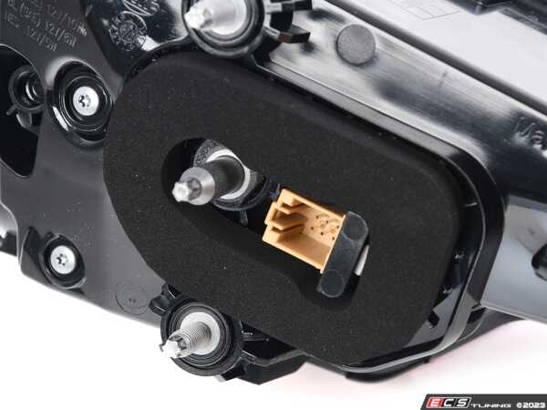 Genuine Volkswagen Audi - 8W5945094A - LED Inner Tail Light - Right ...