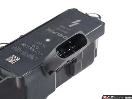 Genuine Mercedes Benz - 1779060206 - Ignition Coil with Spark Plug ...